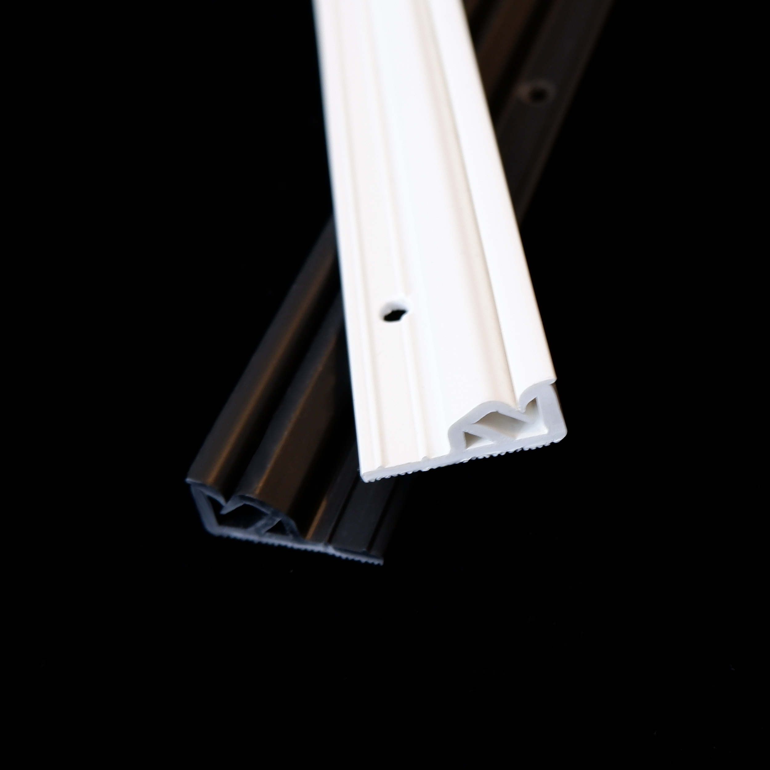 Clamping strips for fabrics – Adamantium Audio